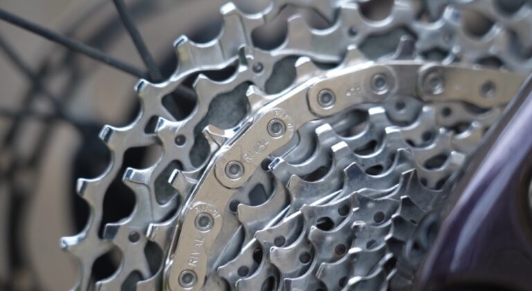 How To Fix The Bike Chain That Keeps Coming Off (Detailed Anwer) - String Bike