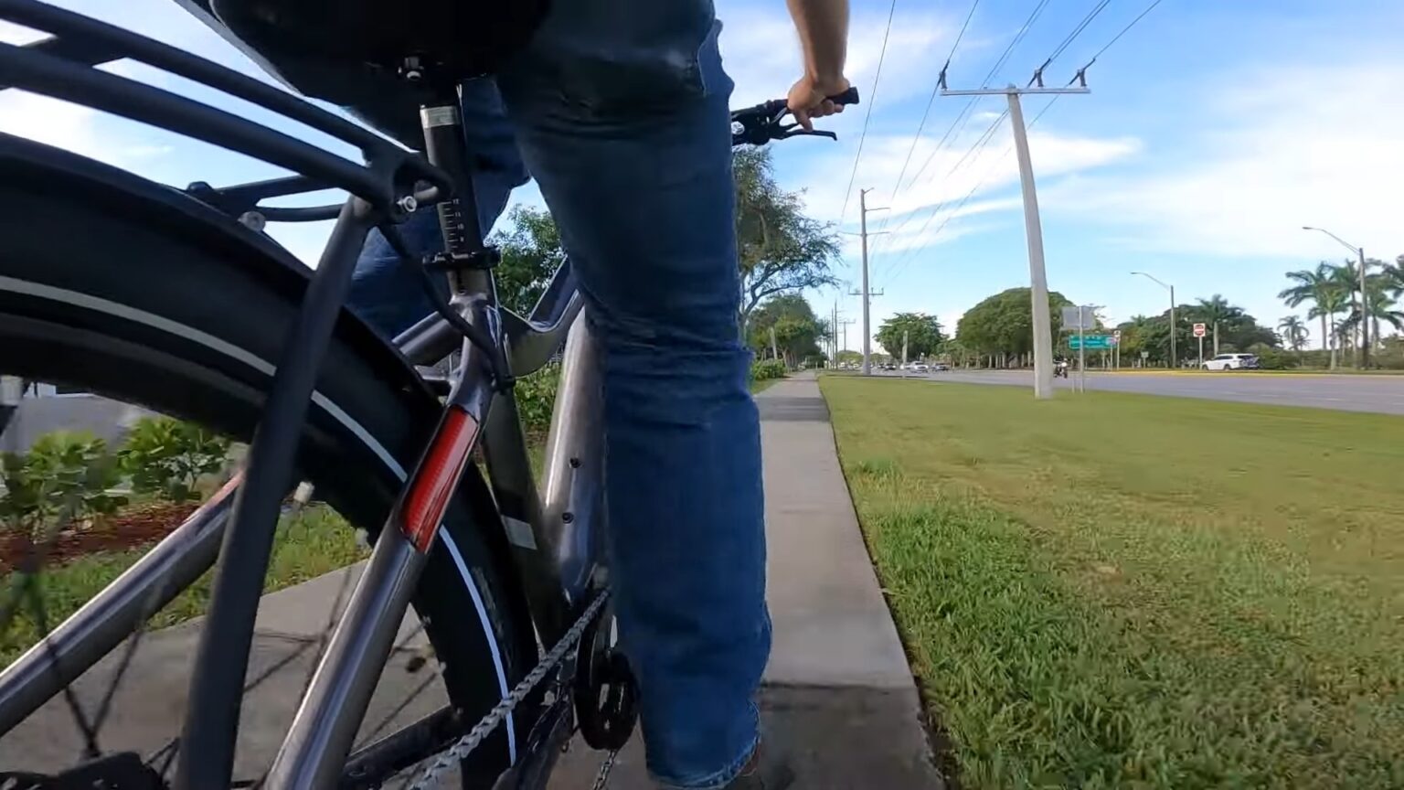 Aventon Bike Vs Ride1Up Bike (4 Key Differences Explained) - String Bike