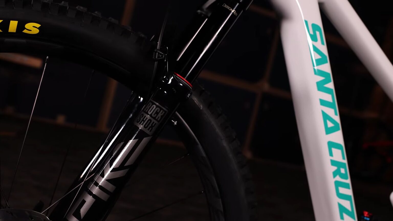 Trek Vs Santa Cruz Bikes (5 Detailed Answers) - String Bike