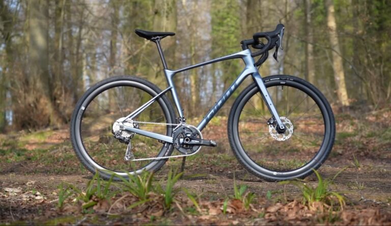 Giant Revolt - String Bike