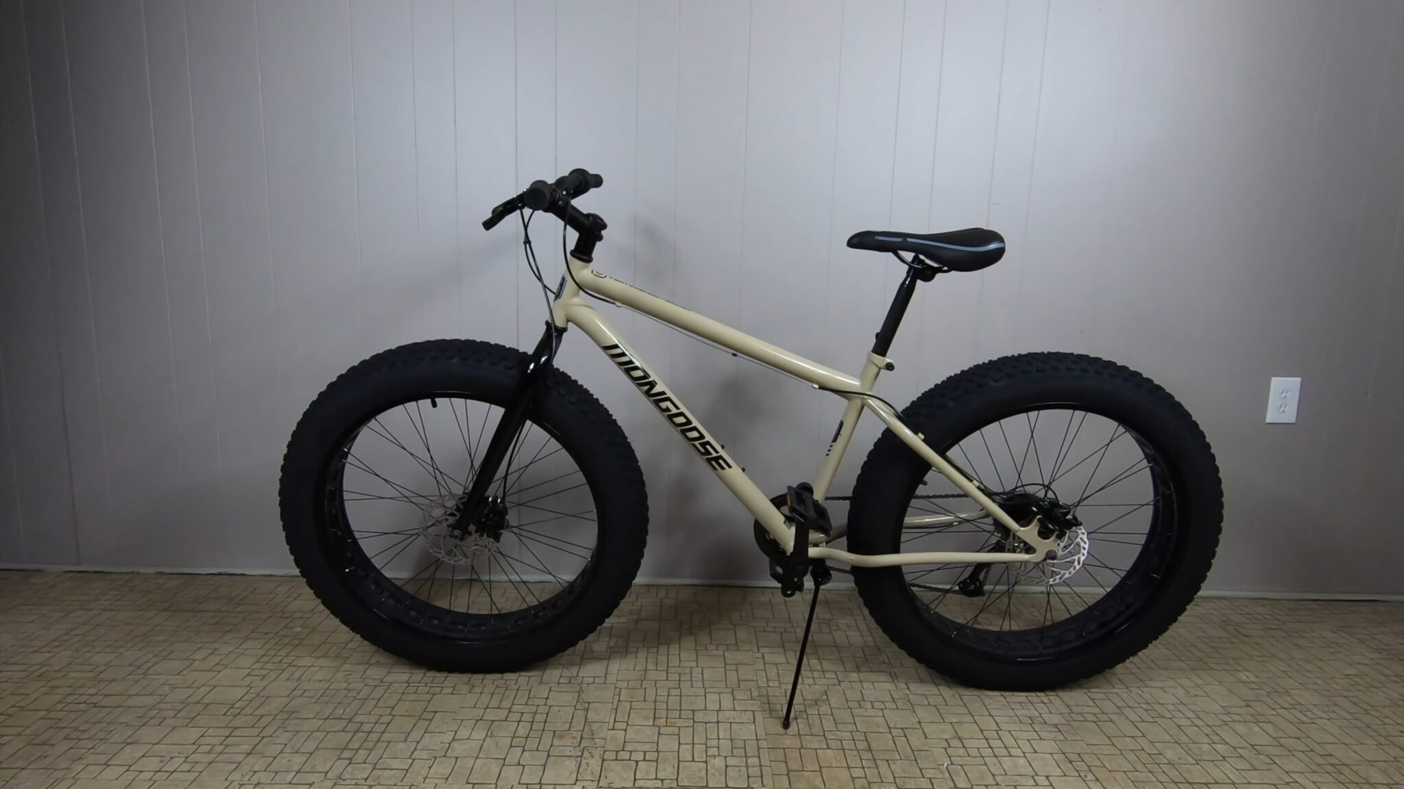 Mongoose Hitch vs Malus Bikes (7 Helpful Differences) - String Bike