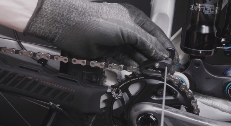 Chain Guard For Bicycle (5 Best Chain Guard Explained) - String Bike