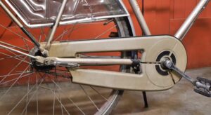 Chain Guard For Bicycle (5 Best Chain Guard Explained) - String Bike